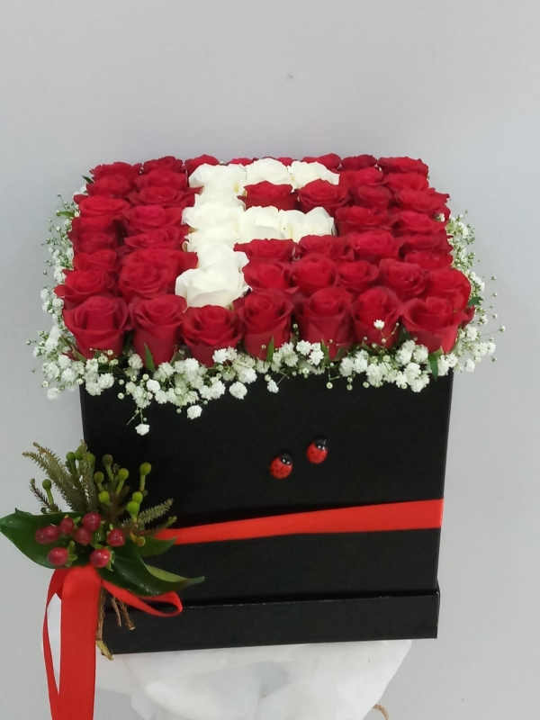 Kutuda Harfli Güller - İzmir Çiçek